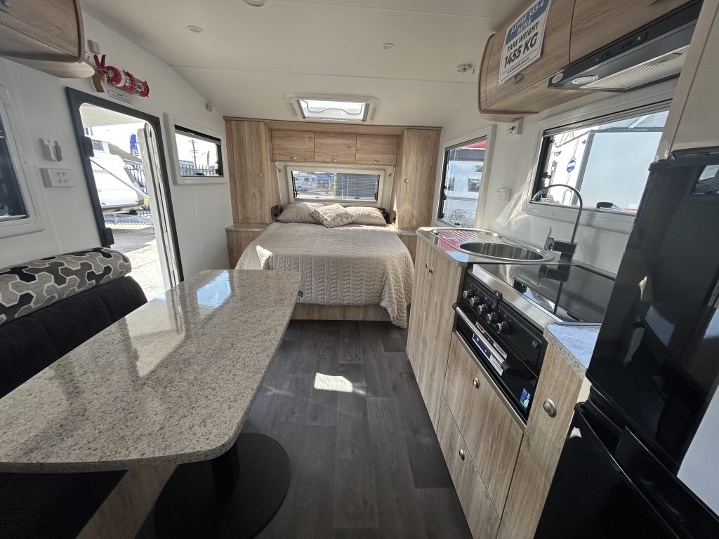 AVAN ASPIRE 555 BUNK FAMILY CARAVAN - Avan Adelaide