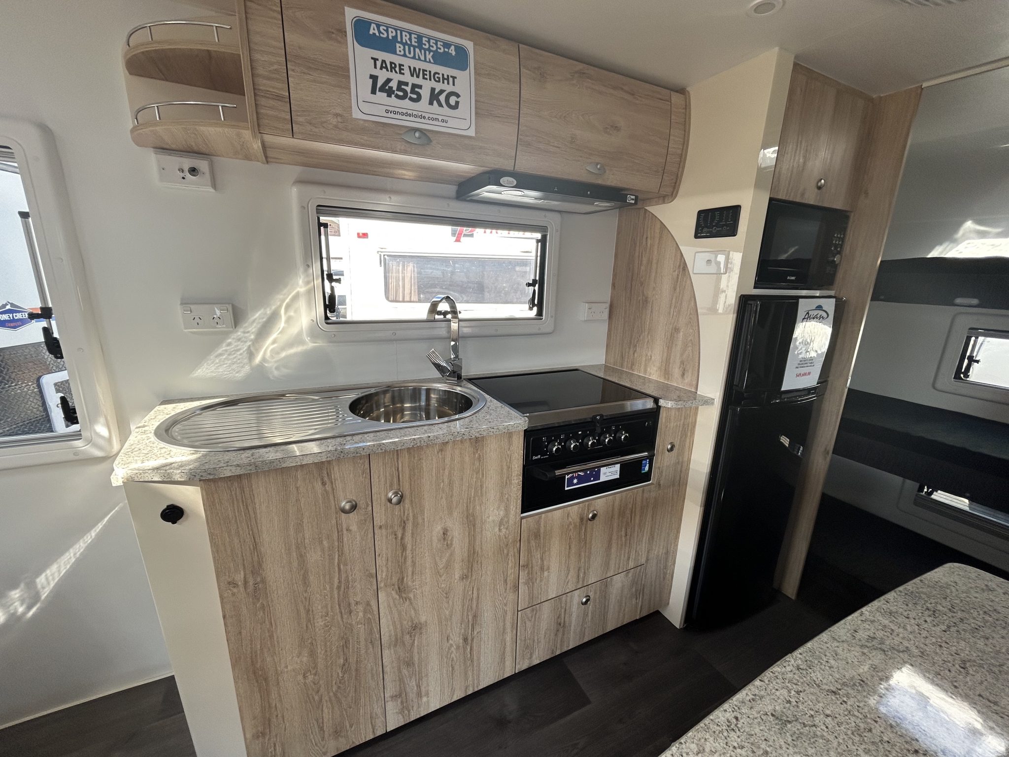 AVAN ASPIRE 555 BUNK FAMILY CARAVAN - Avan Adelaide
