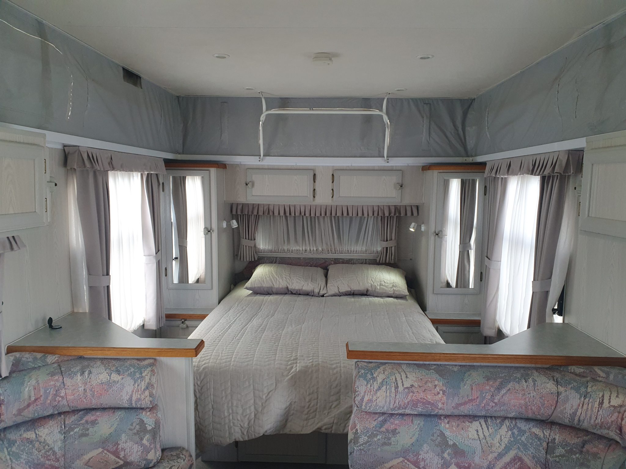 2001 AVAN ERIN POP TOP CARAVAN - Avan Adelaide