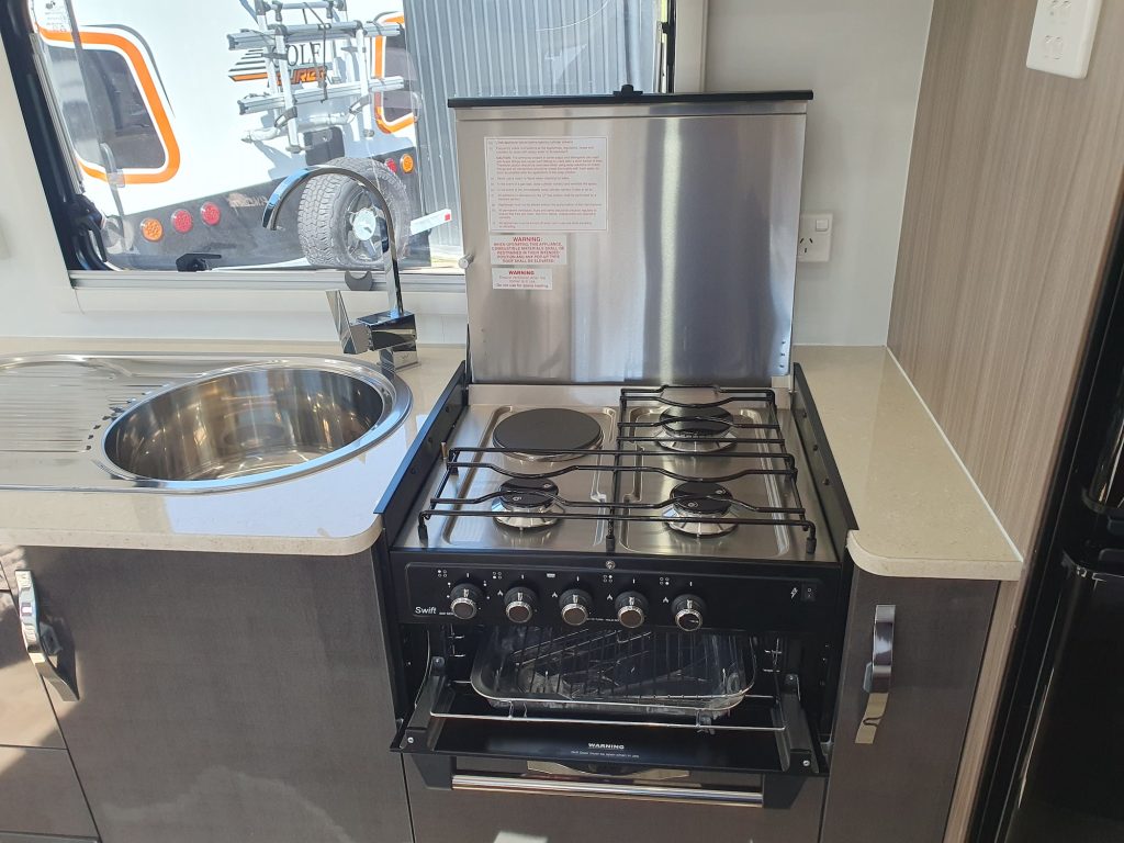 Golf Tourer 556 Caravan - Avan Adelaide