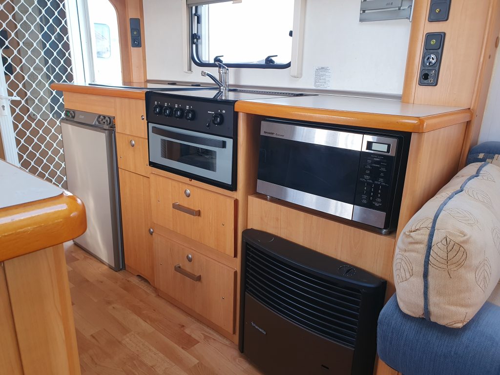 2005 GEIST Q535 ENSUITE CARAVAN - Avan Adelaide