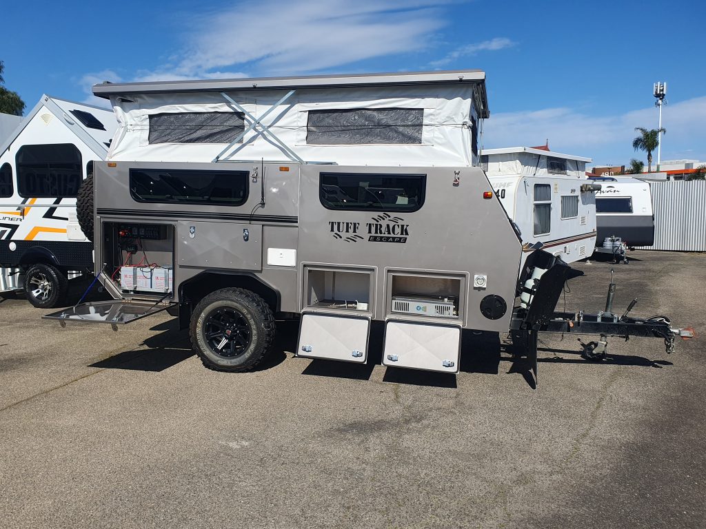 2018 FAR HORIZON TUFF TRACK ESCAPE HYBRID CARAVAN - Avan Adelaide