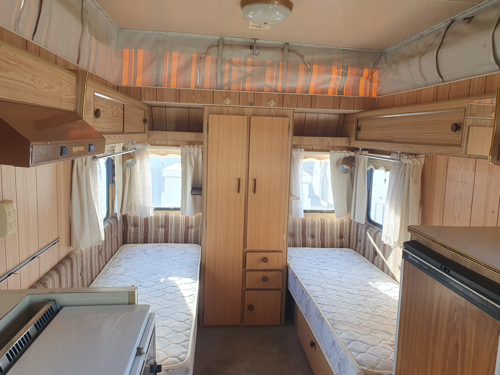 1985 SPACELINE POP TOP CARAVAN - Avan Adelaide