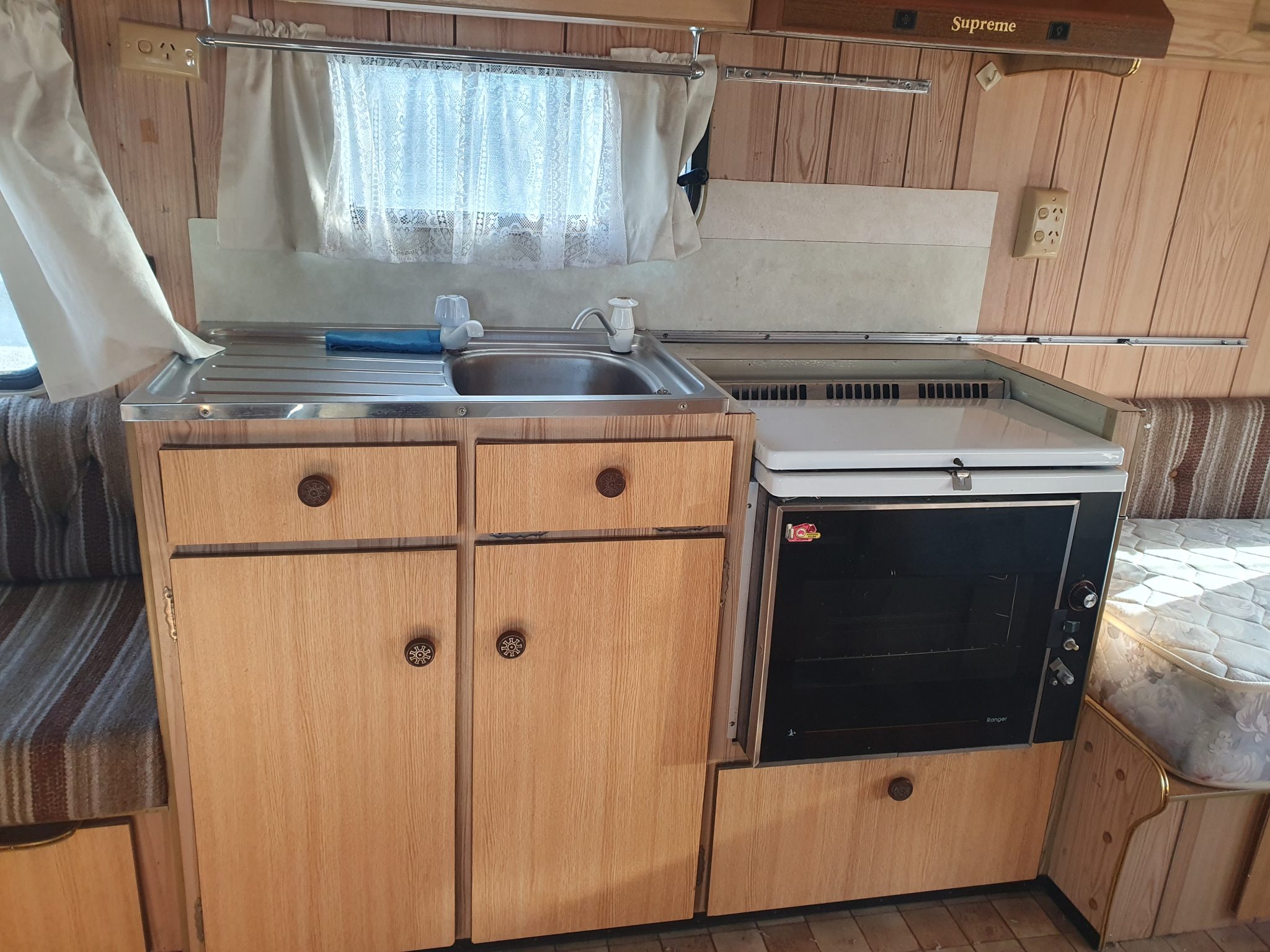 1985 SPACELINE POP TOP CARAVAN - Avan Adelaide