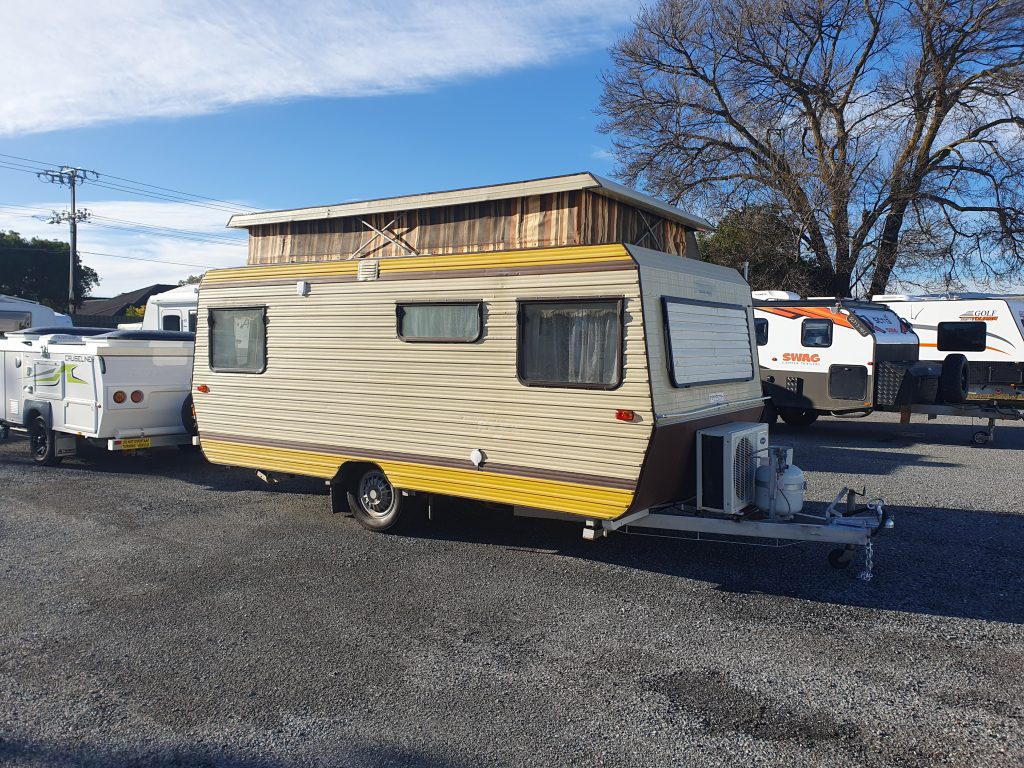 1985 SPACELINE POP TOP CARAVAN - Avan Adelaide