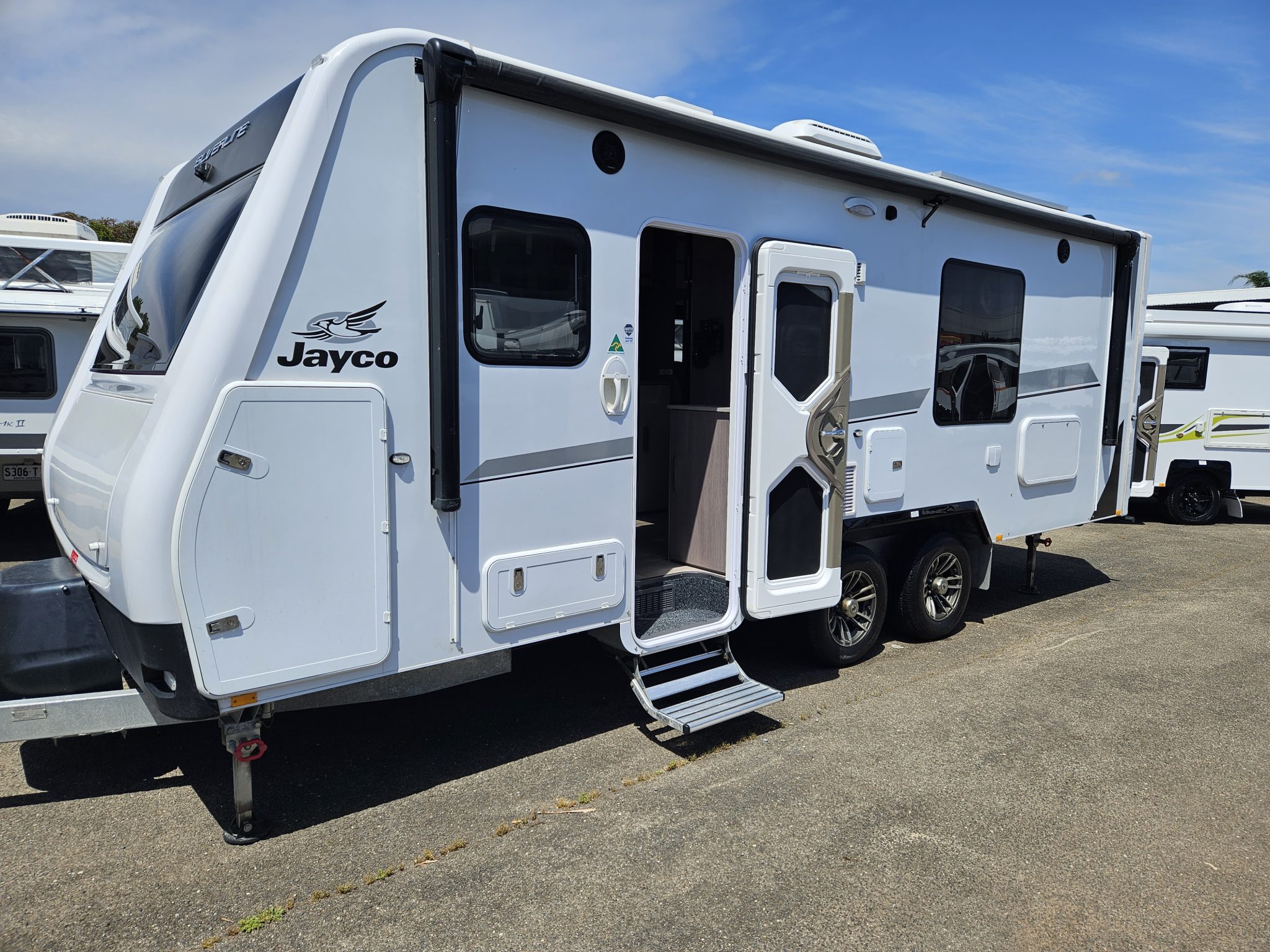 2022 JAYCO SILVERLINE SLIDE OUT SHOWER / TOILET CARAVAN - Avan Adelaide