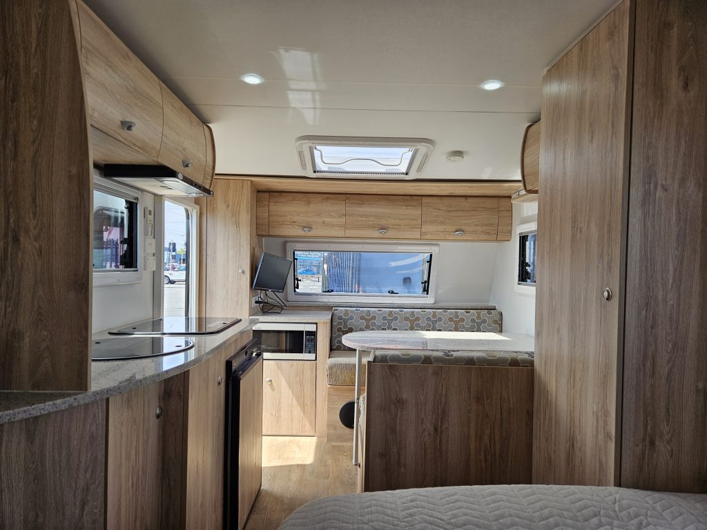 2018 AVAN ASPIRE 499 HARDTOP CARAVAN - Avan Adelaide