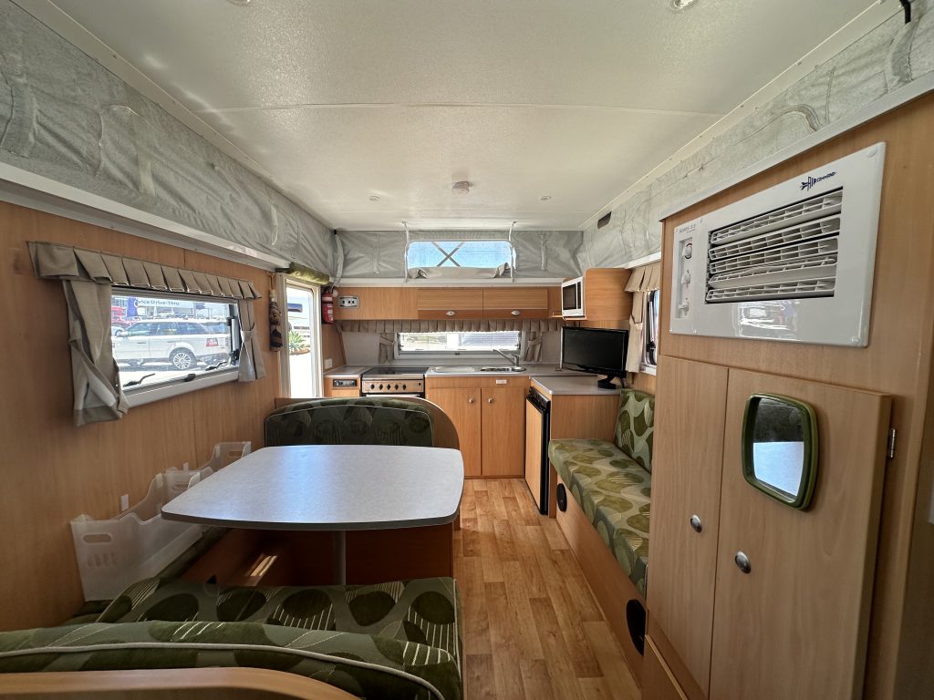 2012 AVAN RAY POPTOP CARAVAN - Avan Adelaide