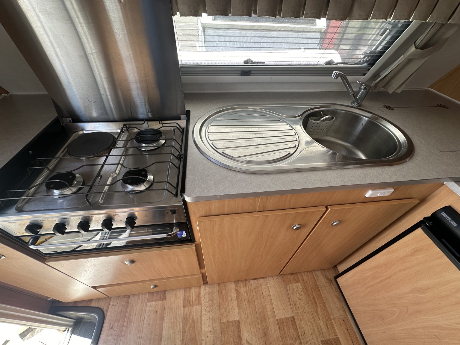 2012 AVAN RAY POPTOP CARAVAN - Avan Adelaide