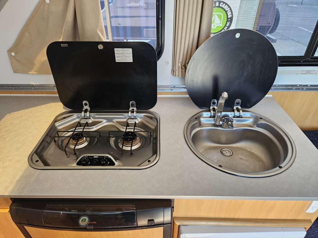 2011 Avan Cruiseliner 5 Camper - Avan Adelaide