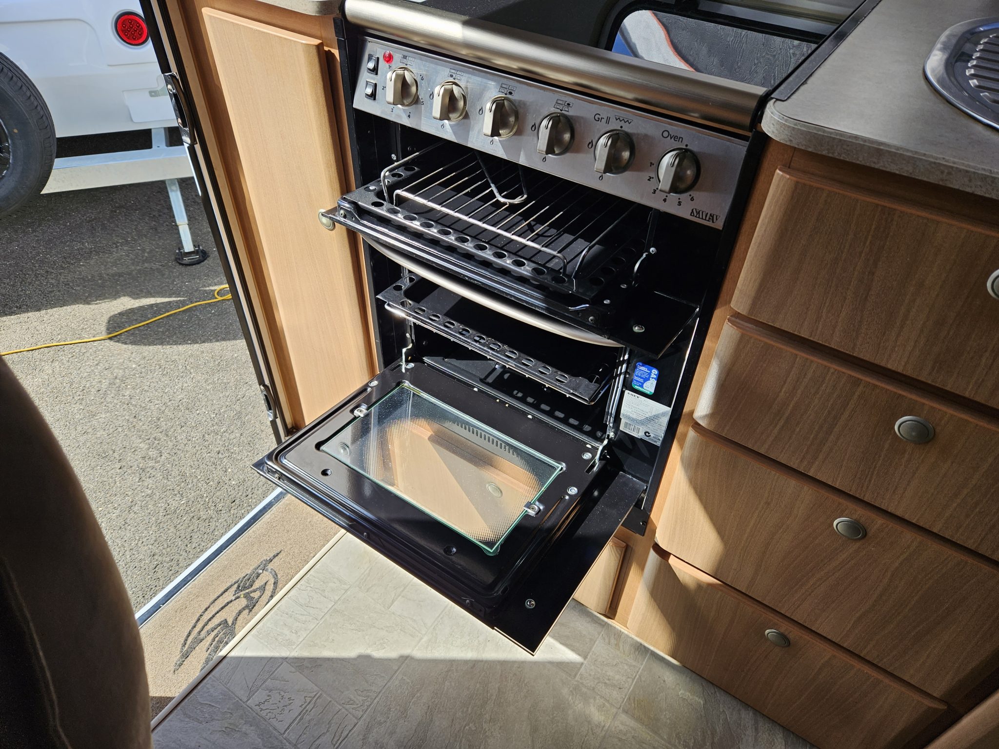 2009 JAYCO STERLING SLIDE OUT CARAVAN - Avan Adelaide