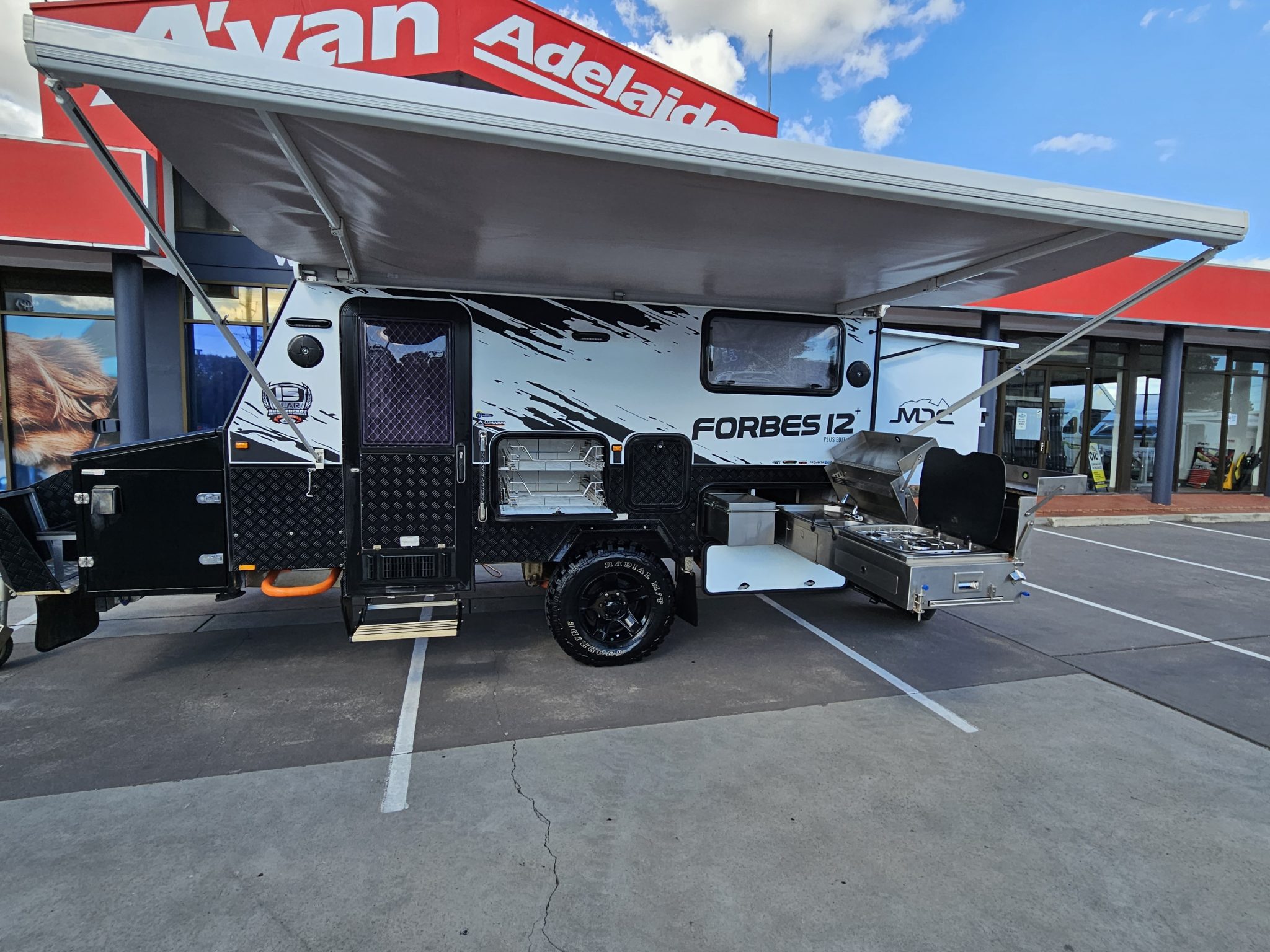 2023 MDC Forbes 12 + Hybrid Caravan - Avan Adelaide