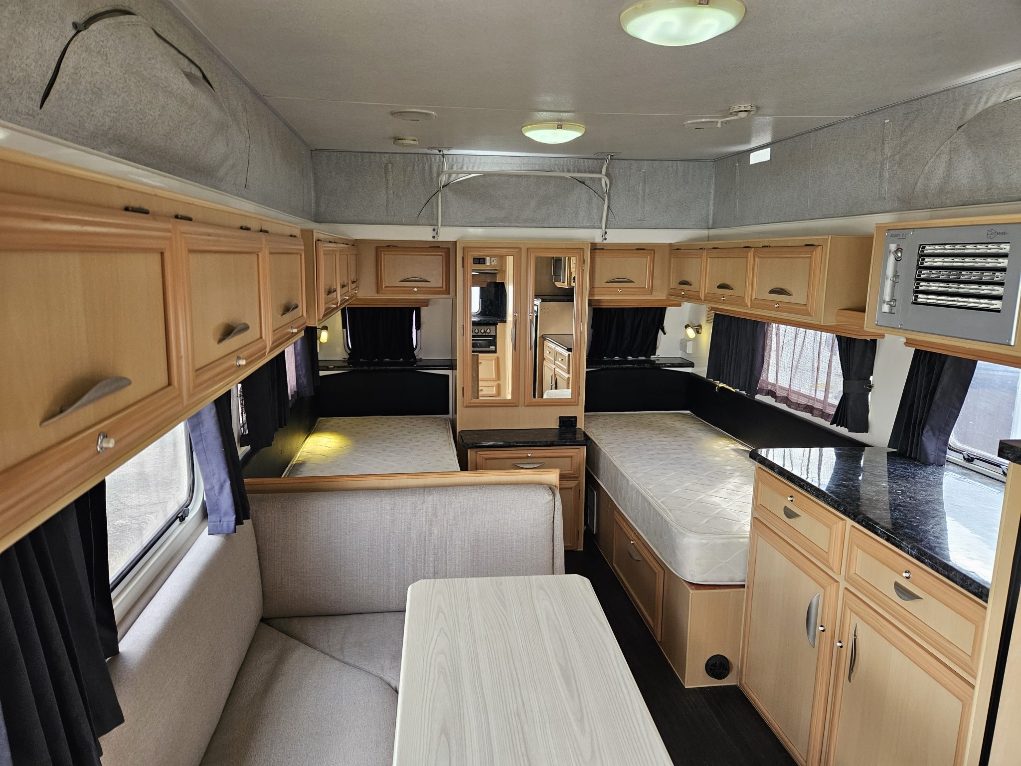 2012 Paramount Classic Caravan - Avan Adelaide