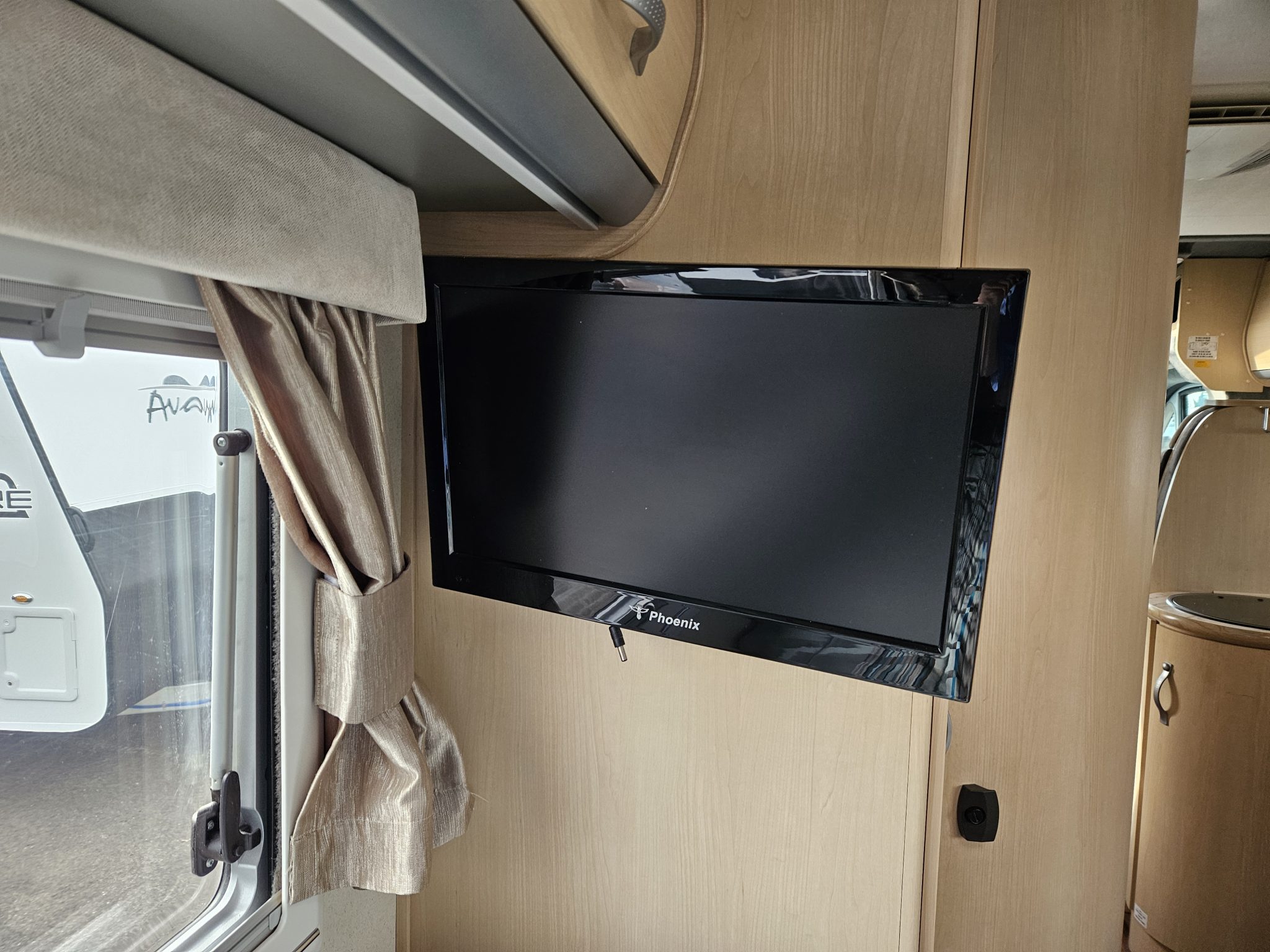 2012 Winnebago Eyre Motorhome - Avan Adelaide