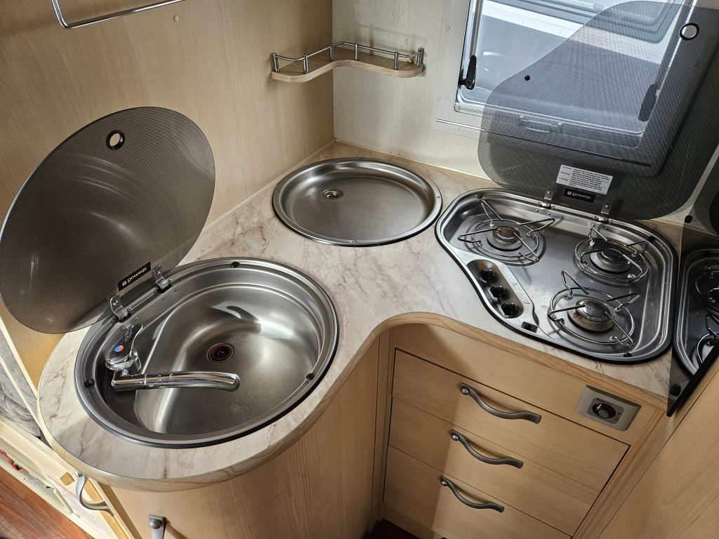 2012 Winnebago Eyre Motorhome - Avan Adelaide