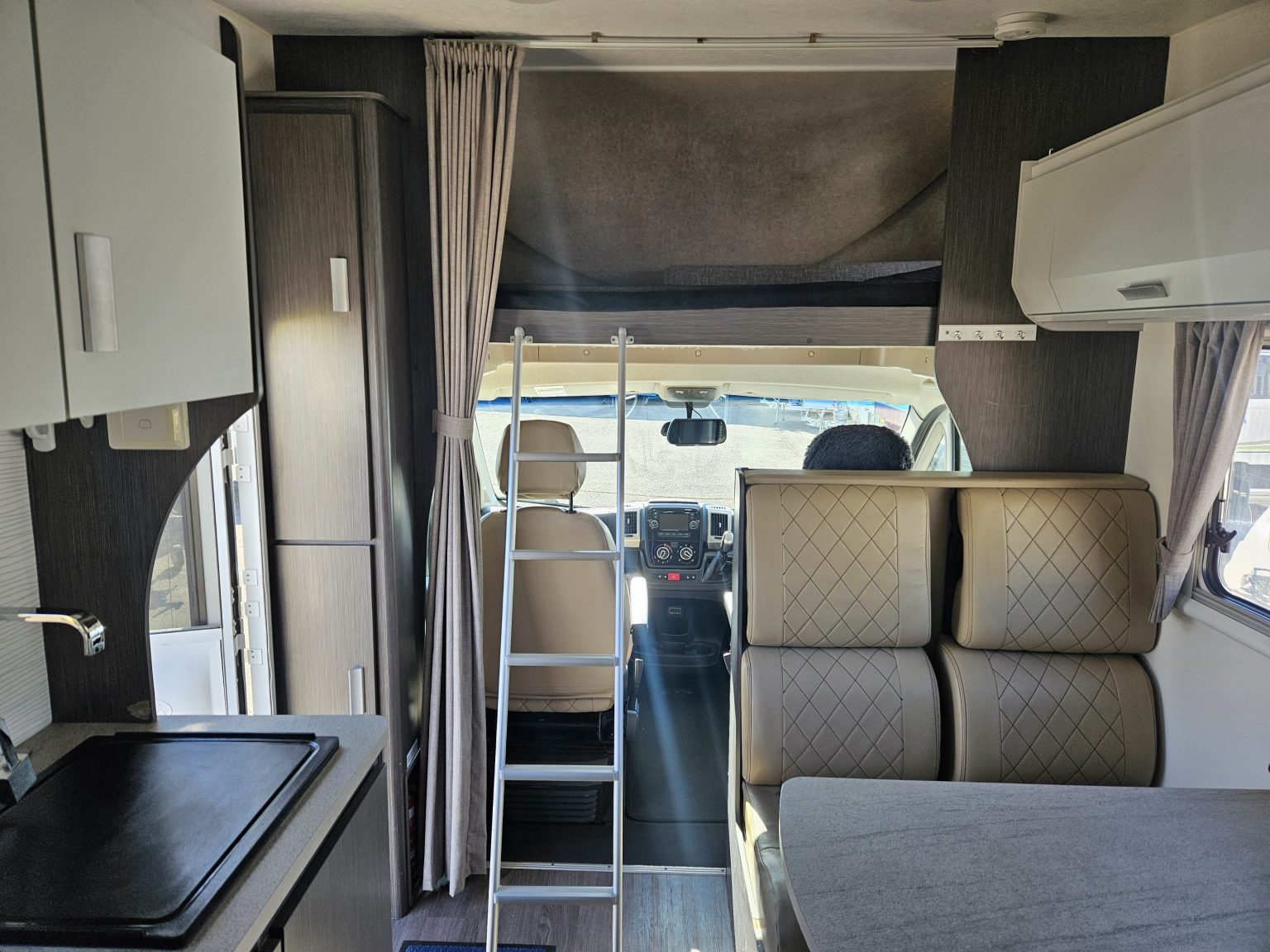 2018 JAYCO CONQUEST MOTORHOME - Avan Adelaide