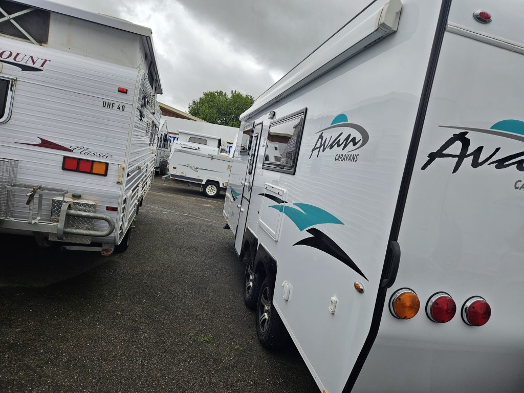 2017 AVAN ASPIRE 564 ENSUITE CARAVAN - Avan Adelaide