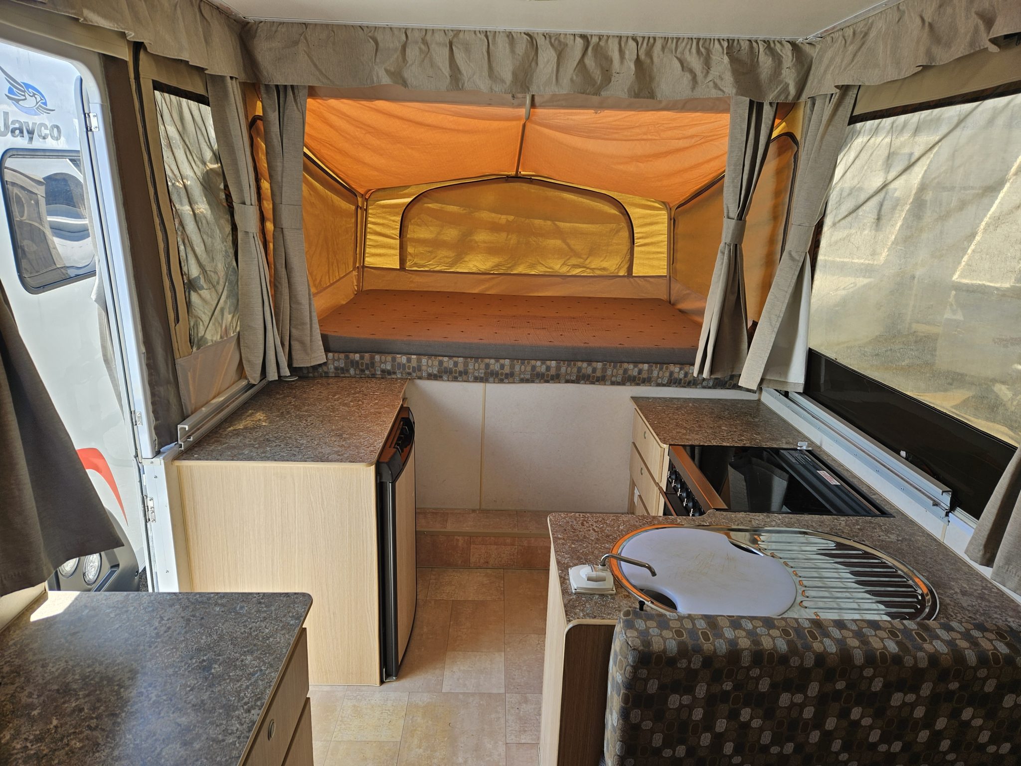 2011 JAYCO OUTBACK HAWK CAMPER TRAILER - Avan Adelaide