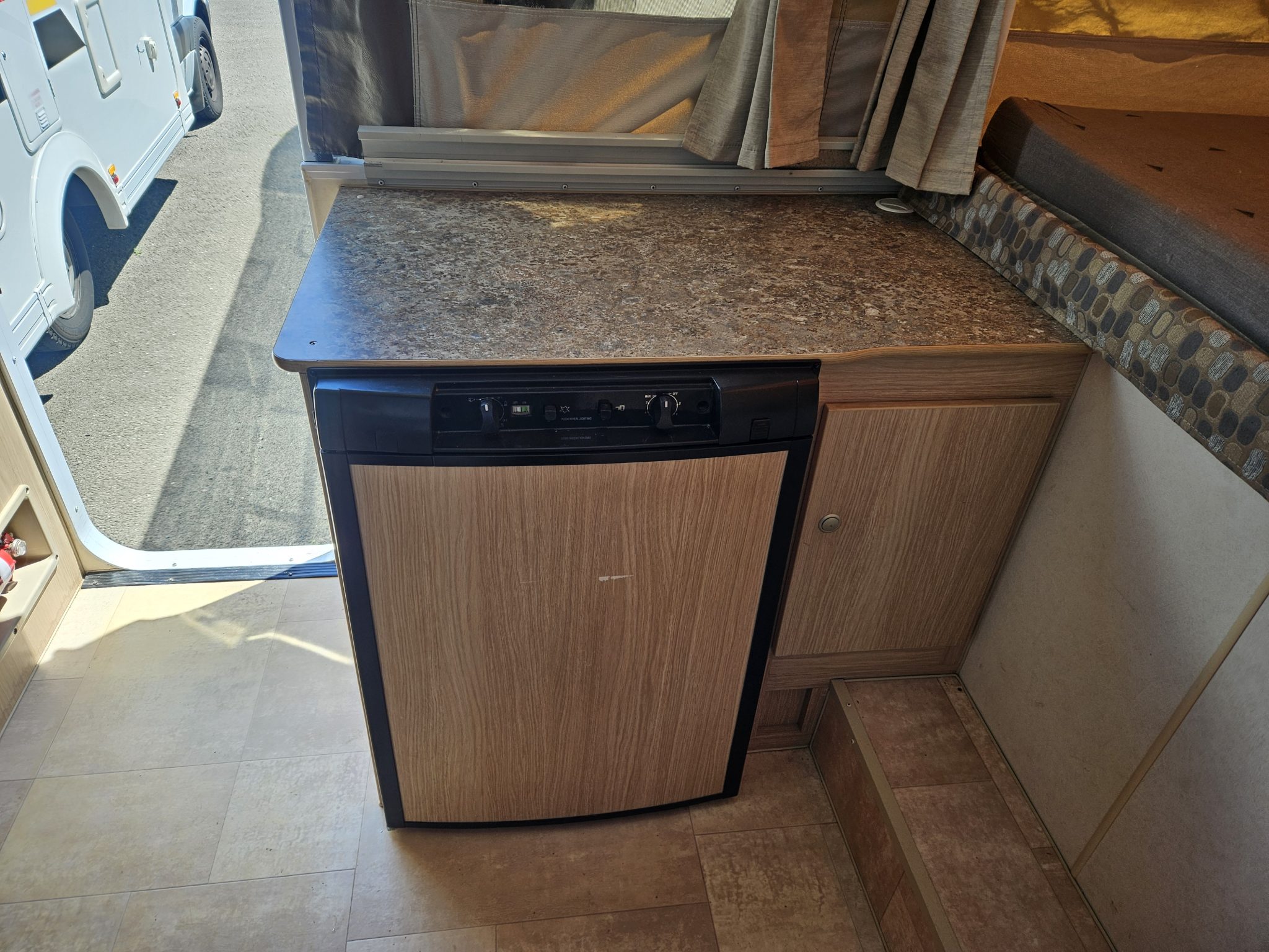 2011 JAYCO OUTBACK HAWK CAMPER TRAILER - Avan Adelaide