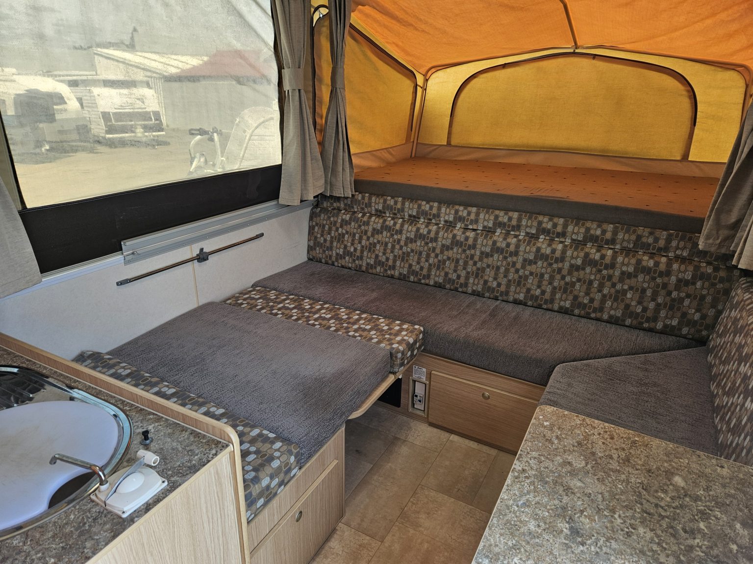 2011 JAYCO OUTBACK HAWK CAMPER TRAILER - Avan Adelaide