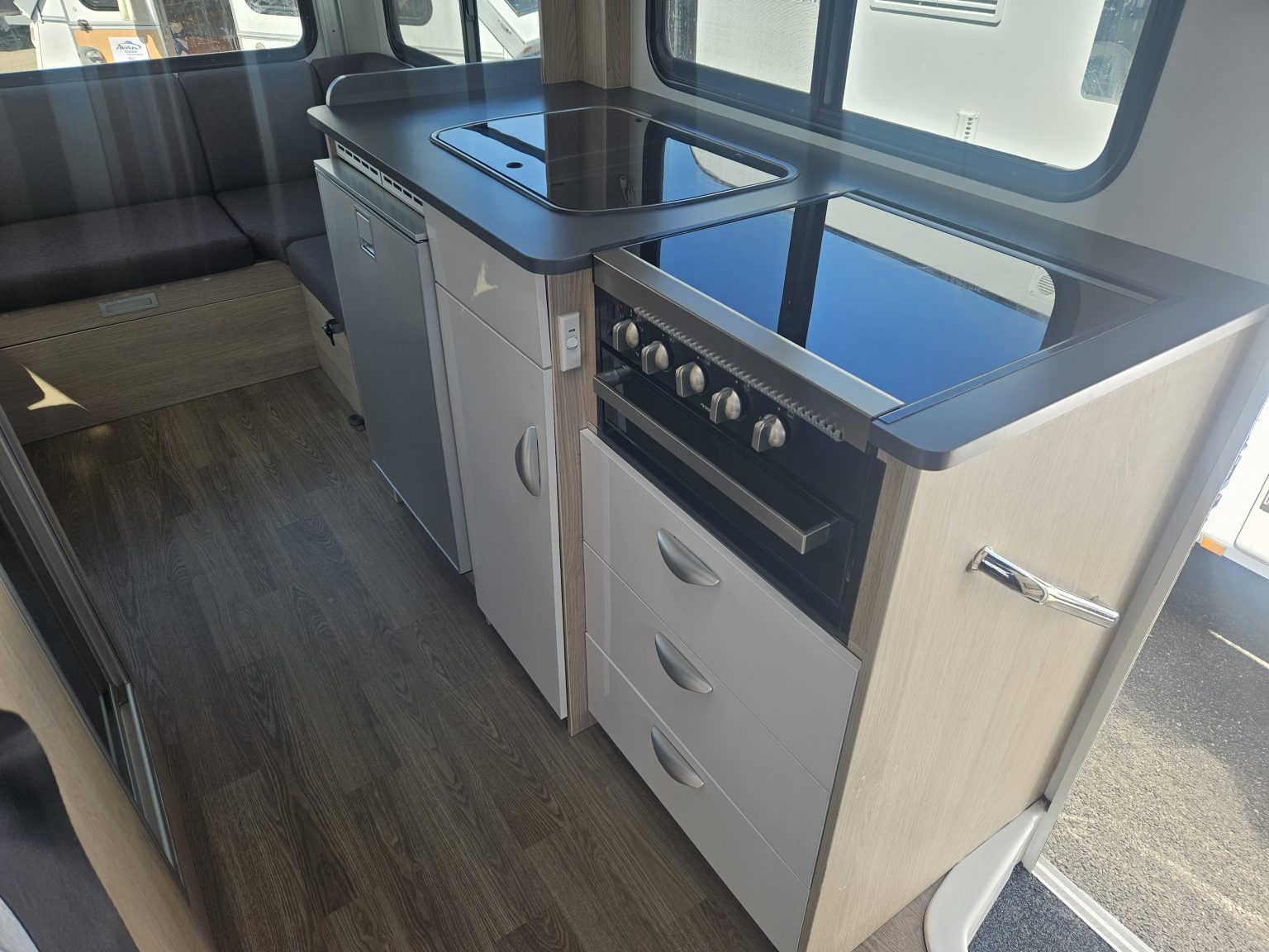 2018 KEA DISCOVERY MERCEDES SPRINTER MOTORHOME - Avan Adelaide