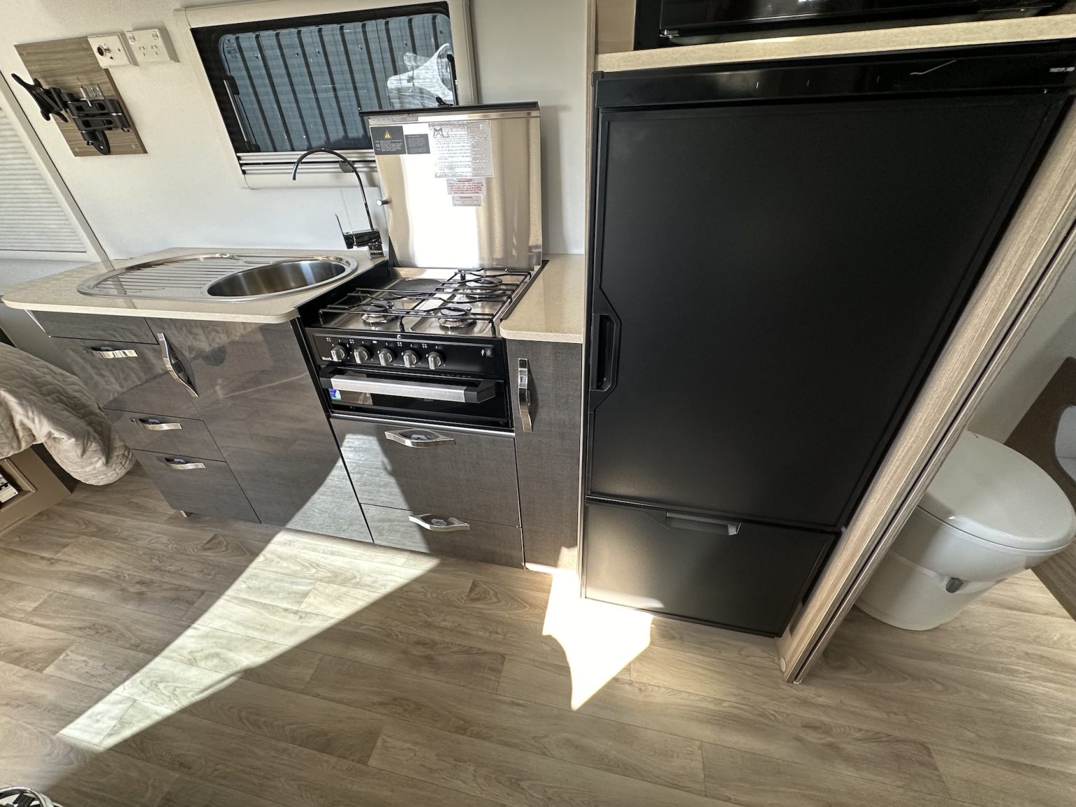 GOLF SAVANNAH 578 HARDTOP ENSUITE CARAVAN - Avan Adelaide