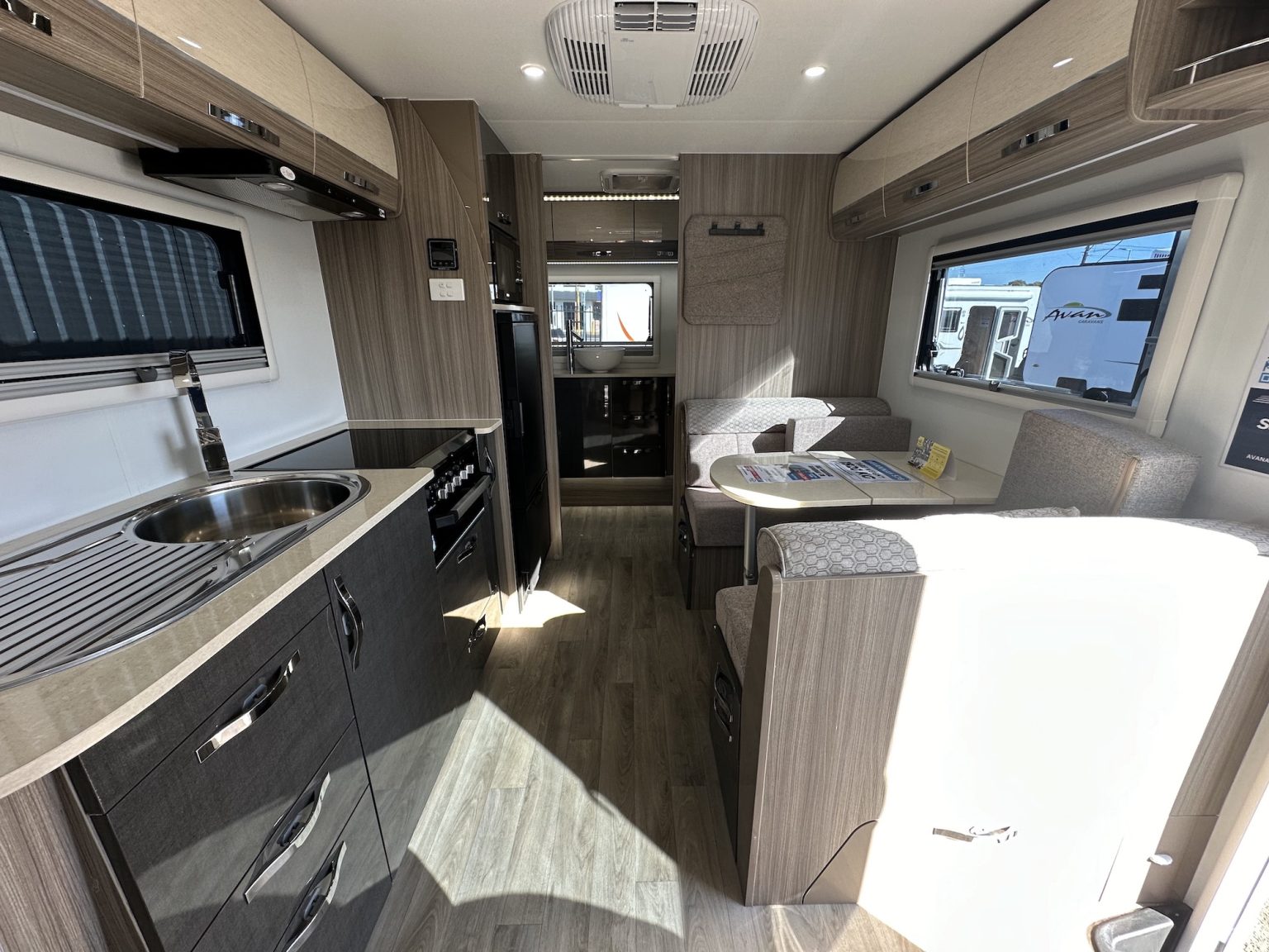GOLF SAVANNAH 578 HARDTOP ENSUITE CARAVAN - Avan Adelaide