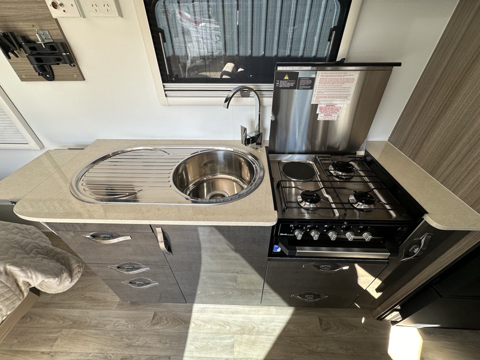 GOLF SAVANNAH 578 HARDTOP ENSUITE CARAVAN - Avan Adelaide
