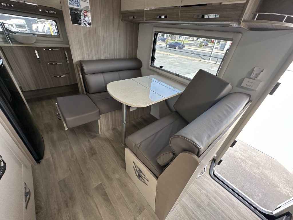 GOLF TOURER 556 POPTOP CARAVAN - Avan Adelaide