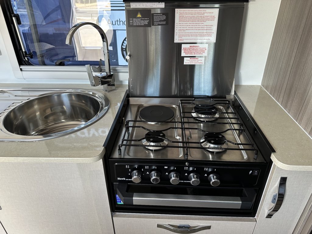 GOLF TOURER 556 POPTOP CARAVAN - Avan Adelaide