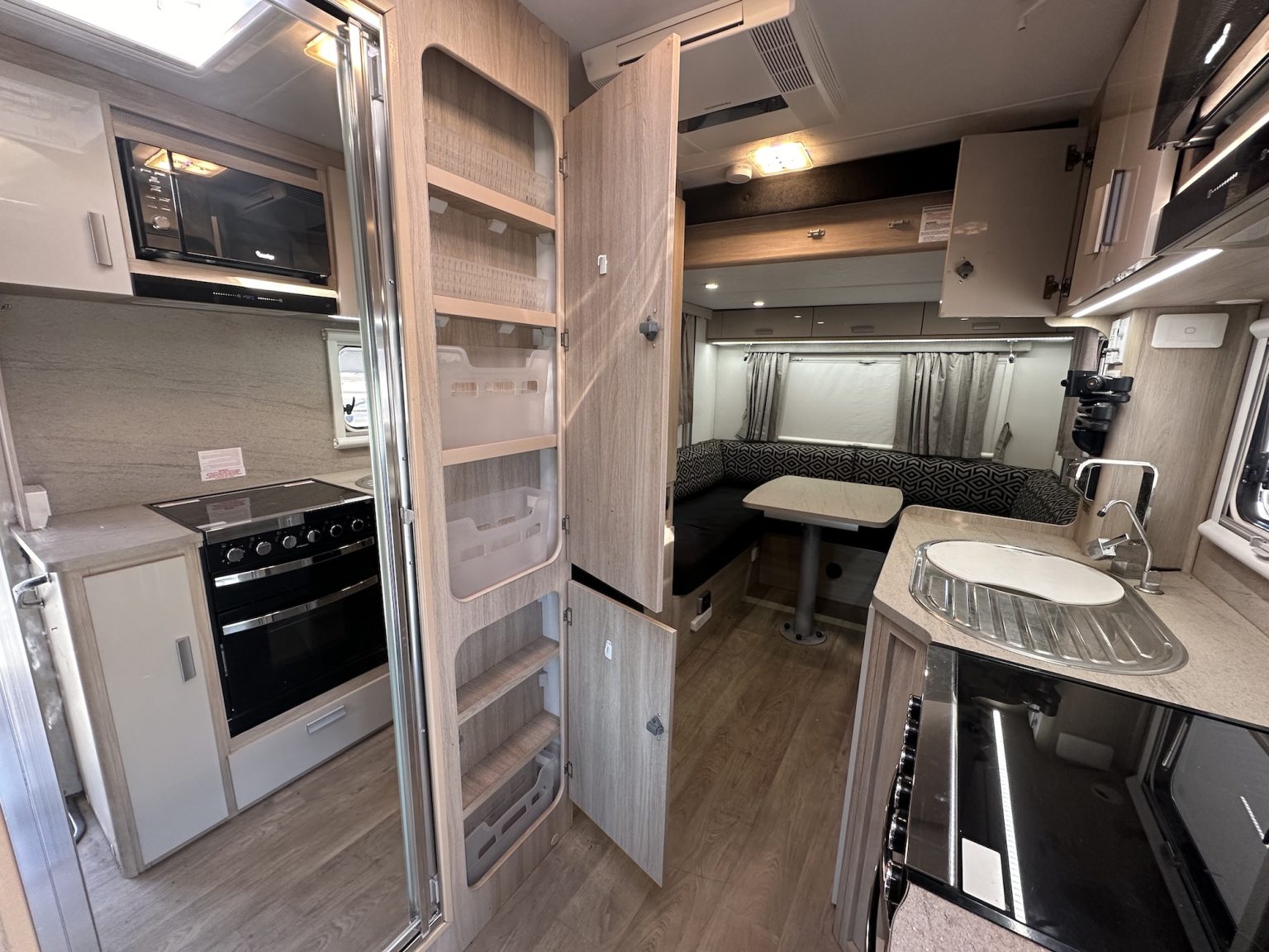 2019 JAYCO CONQUEST MOTORHOME - Avan Adelaide
