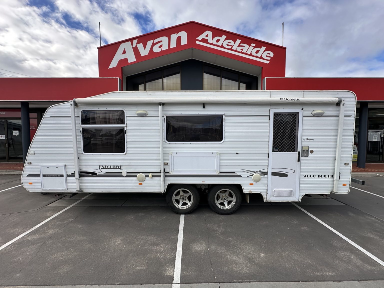 2010 Supreme Executive 2060 Caravan - Avan Adelaide
