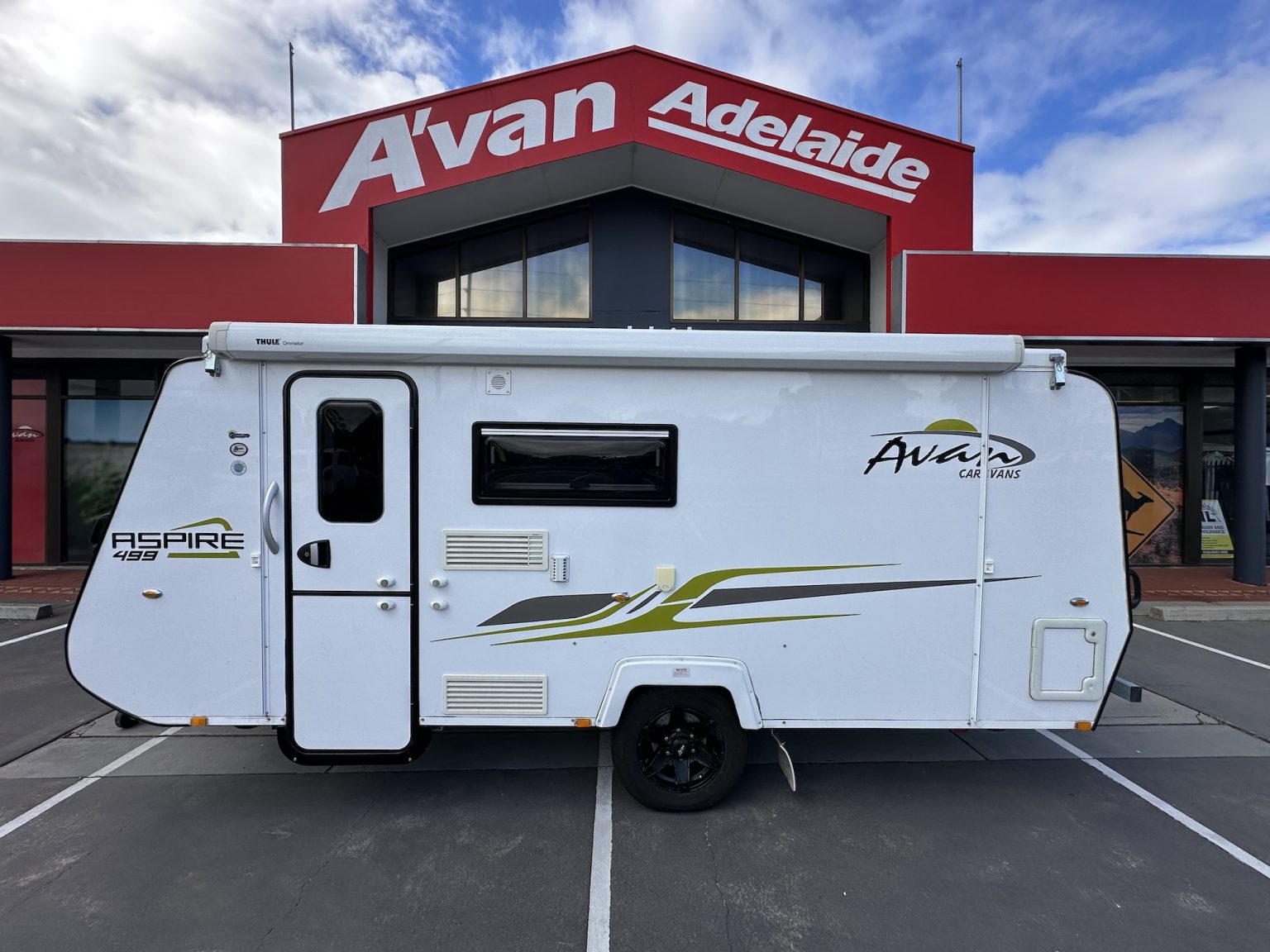 2022 AVAN ASPIRE 499 POPTOP CARAVAN - Avan Adelaide