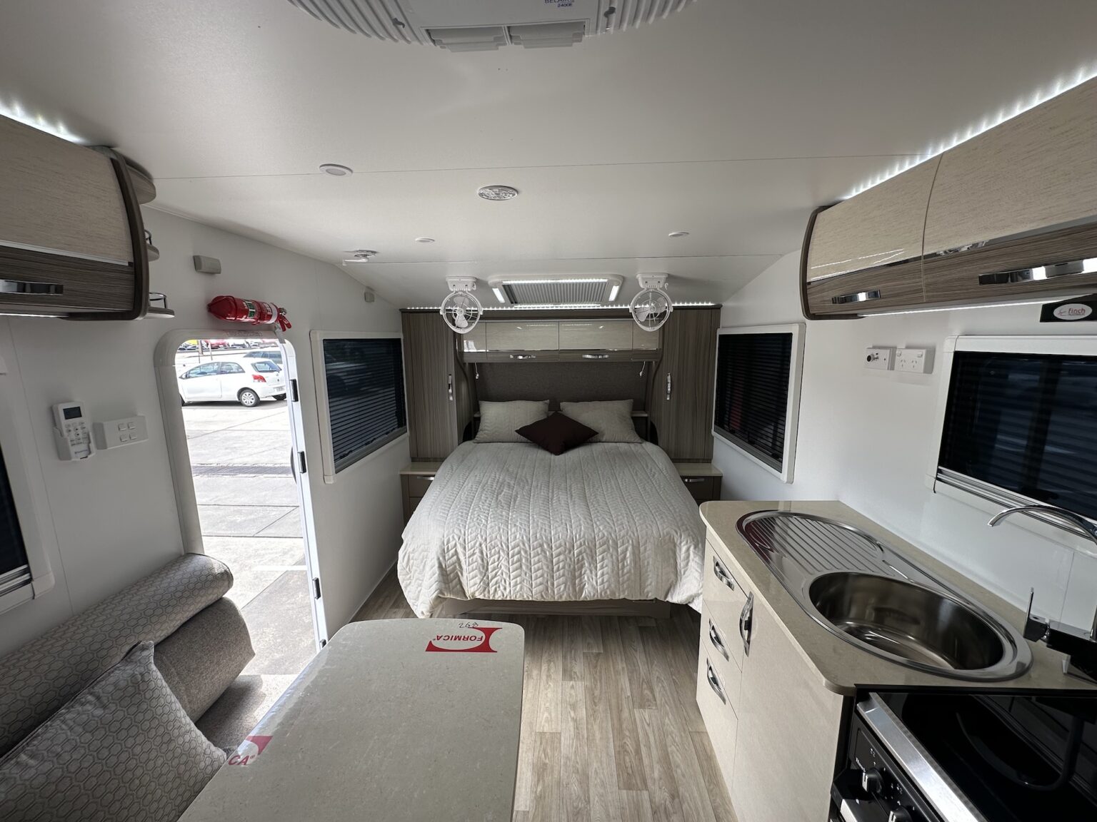 2025 GOLF SAVANNAH 578 CARAVAN - Avan Adelaide