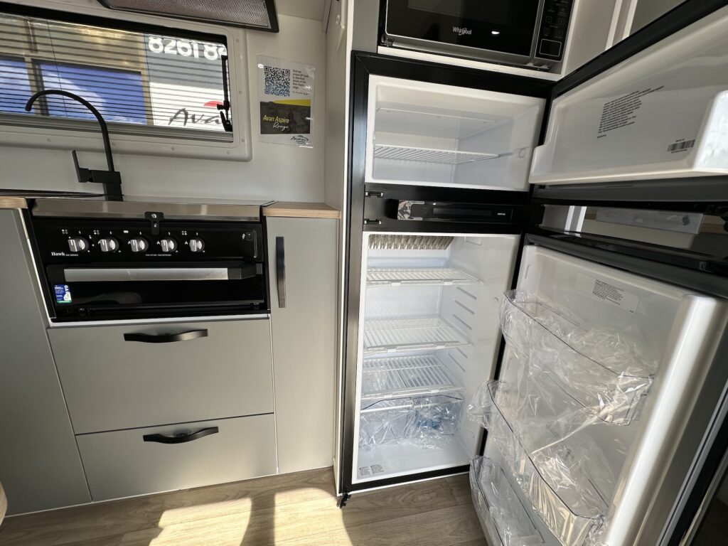 AVAN ASPIRE 555-3 ENSUITE CARAVAN WITH URBAN UPGRADE - Avan Adelaide